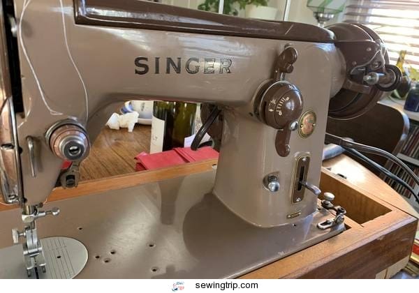 The Singer 306k: Value, Review and How to Thread and Use